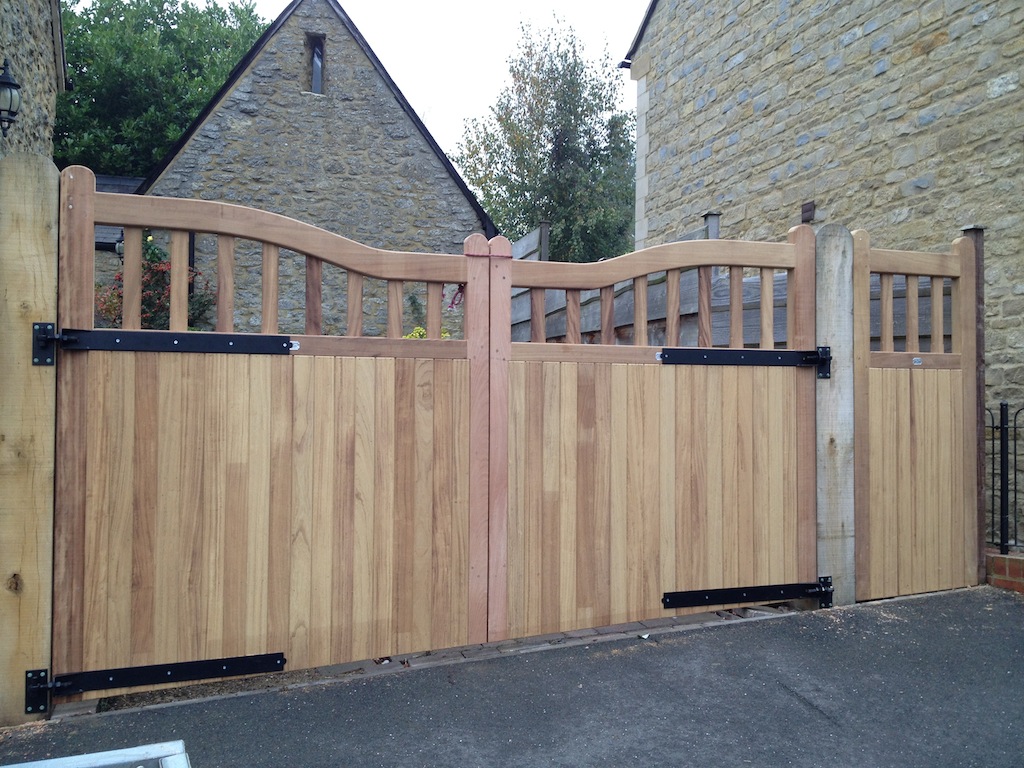 Automatic electric gate repairs installations and servicing.